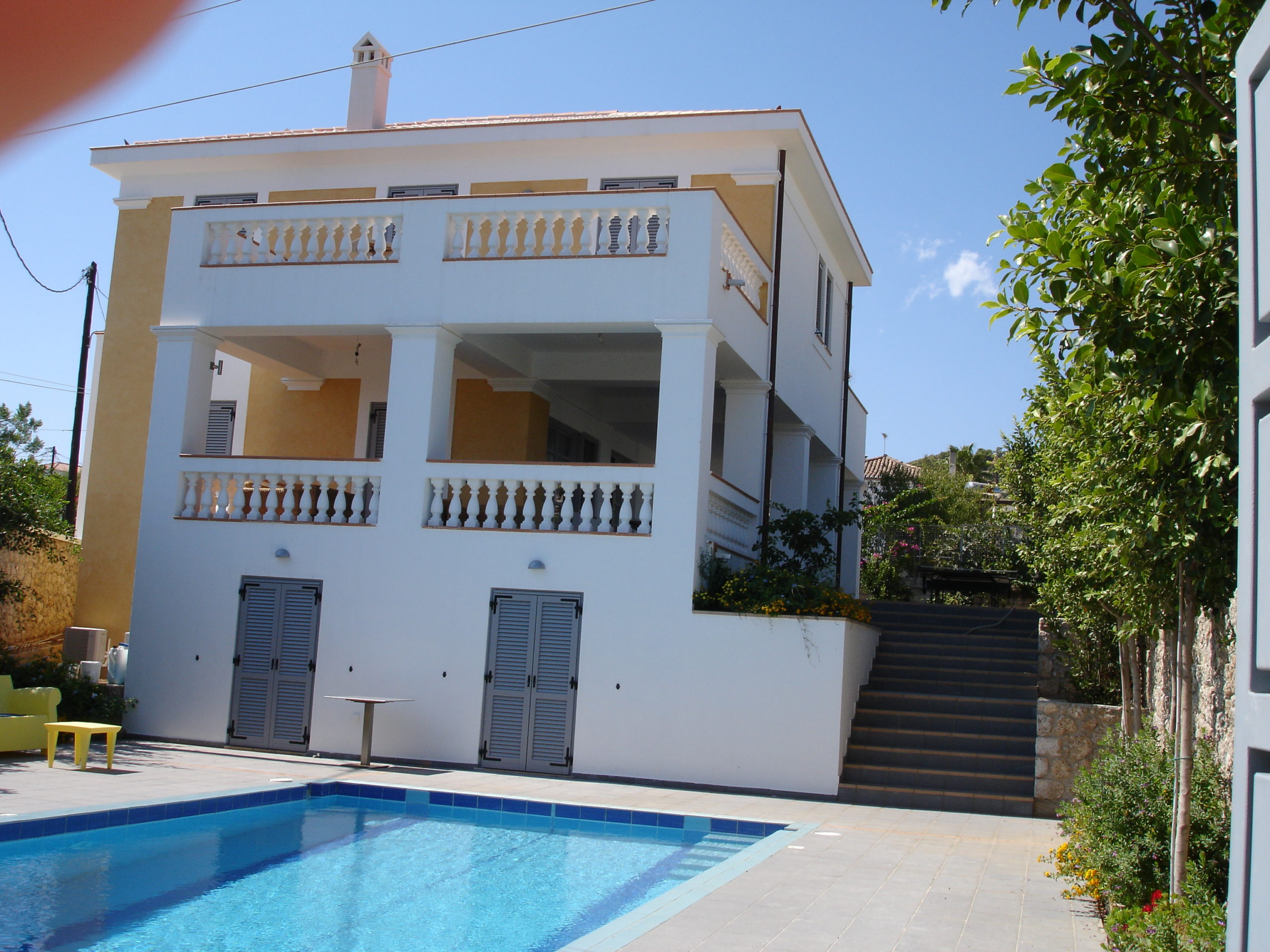 ΕΞΟΧΙΚΗ ΚΑΤΟΙΚΙΑ ΣΤΙΣ ΣΠΕΤΣΕΣ | Vlassi Studio